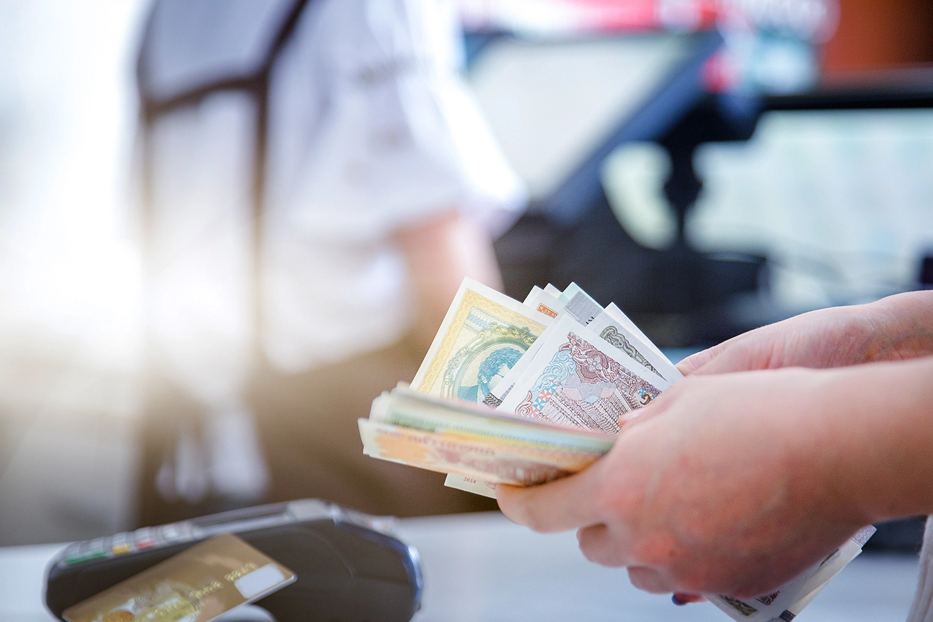 Guide On Overstay Fines In The UAE For 2023